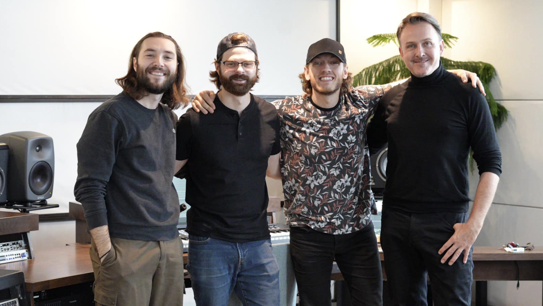 Steven & Steeven accueille Steve Marin pour un nouveau projet
